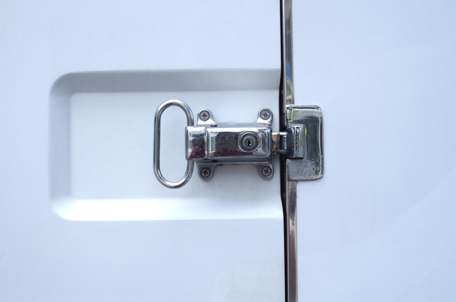 Locks 4 Vans UK | Heavy-Duty locks, Free Installation Included | In Car ...